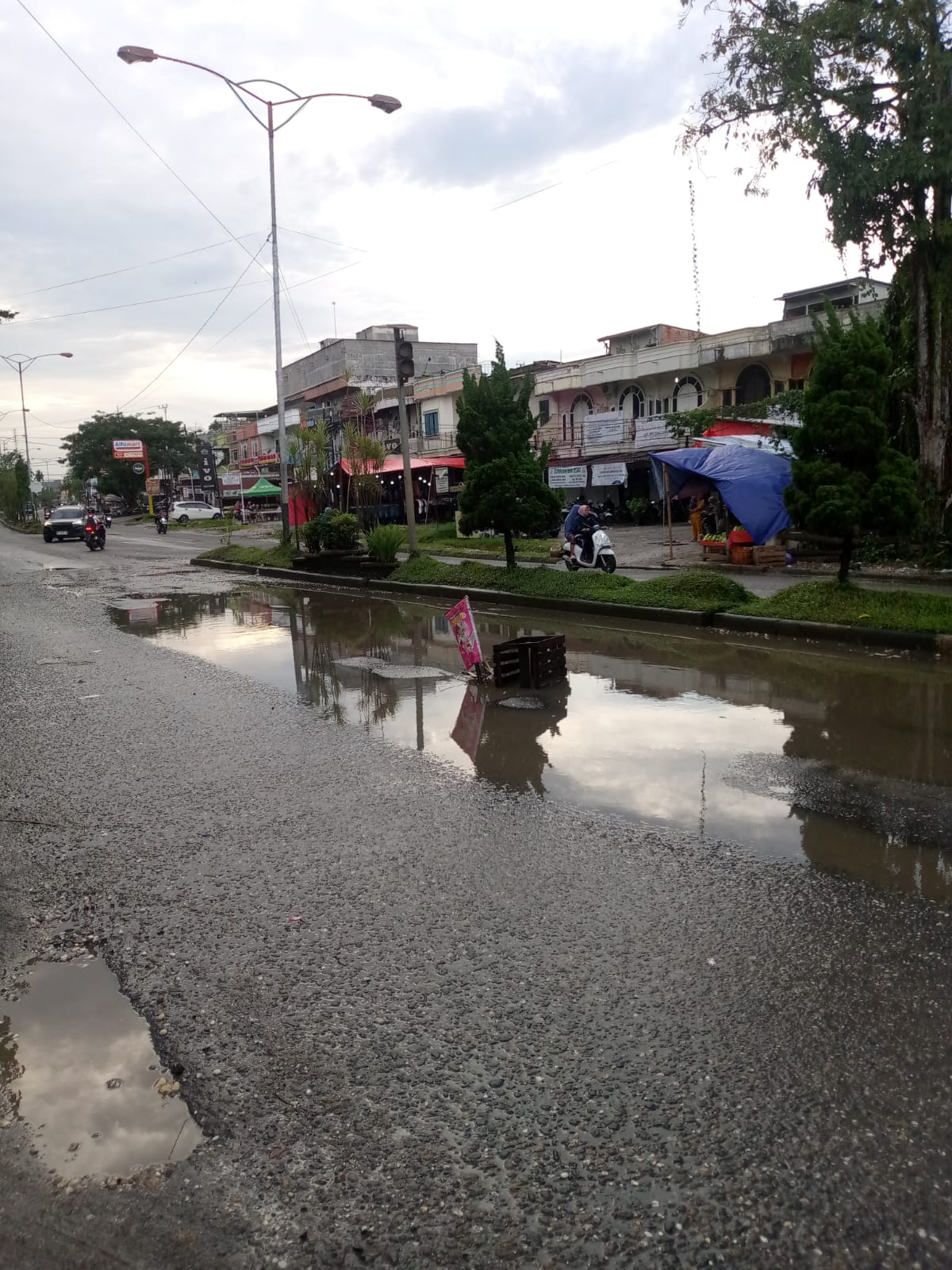 Jalan Hancur! Truk Batu Bara Bikin Warga Geram, Pemerintah Diam Saja ...